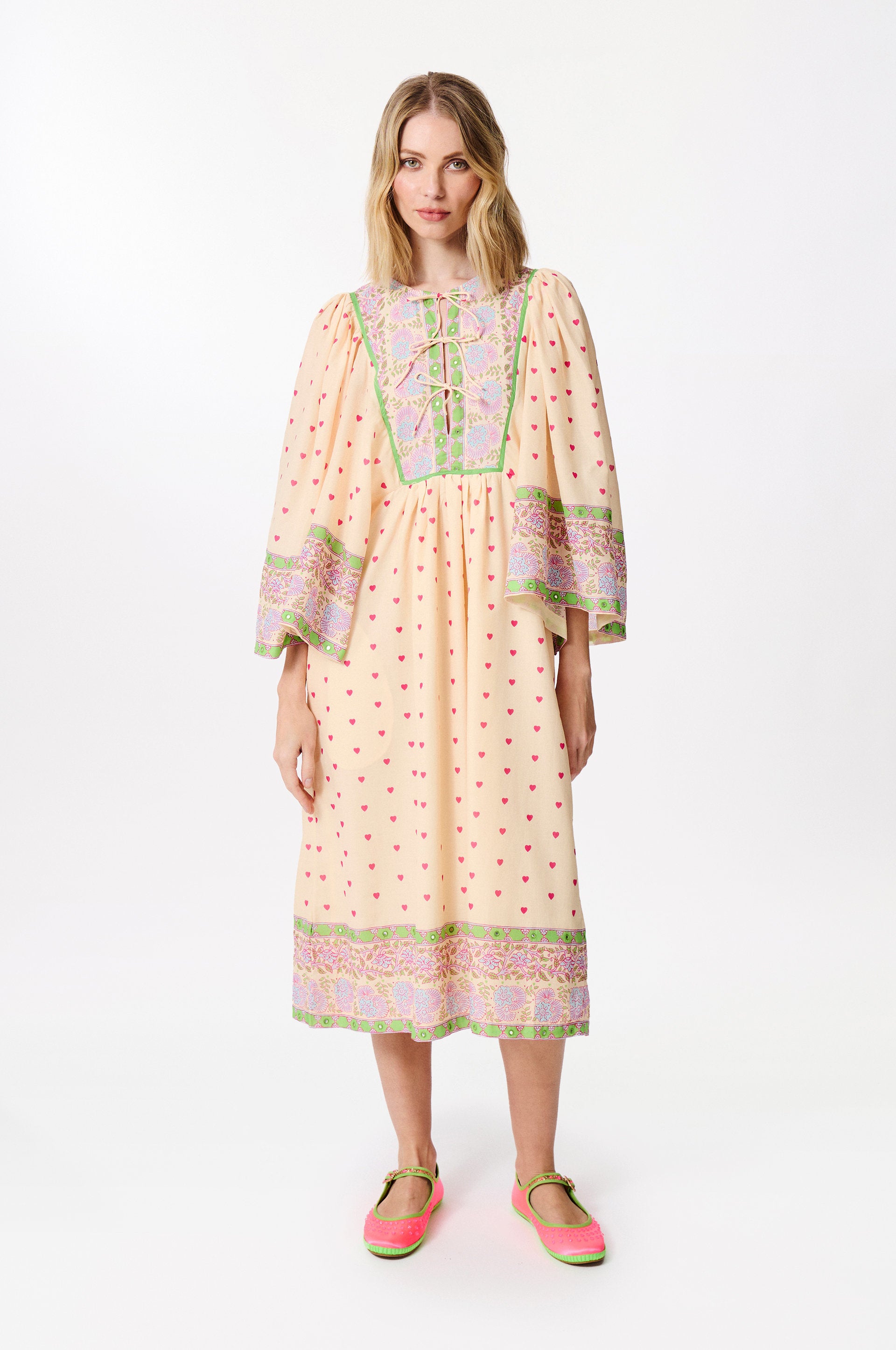 Robe Hindie – Manoush
